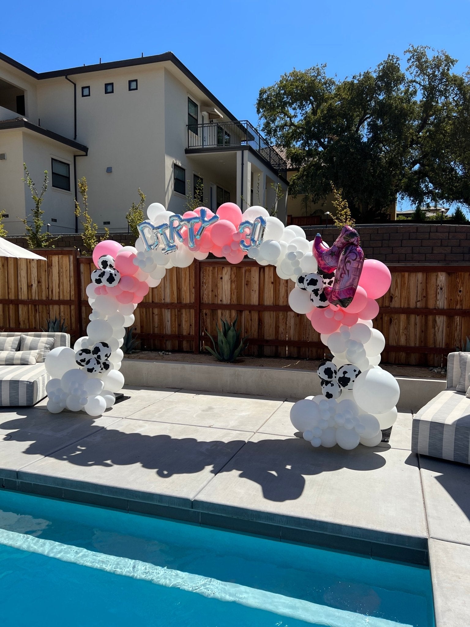 Extra Lush Organic Balloon Arch Rental – Lush Balloons