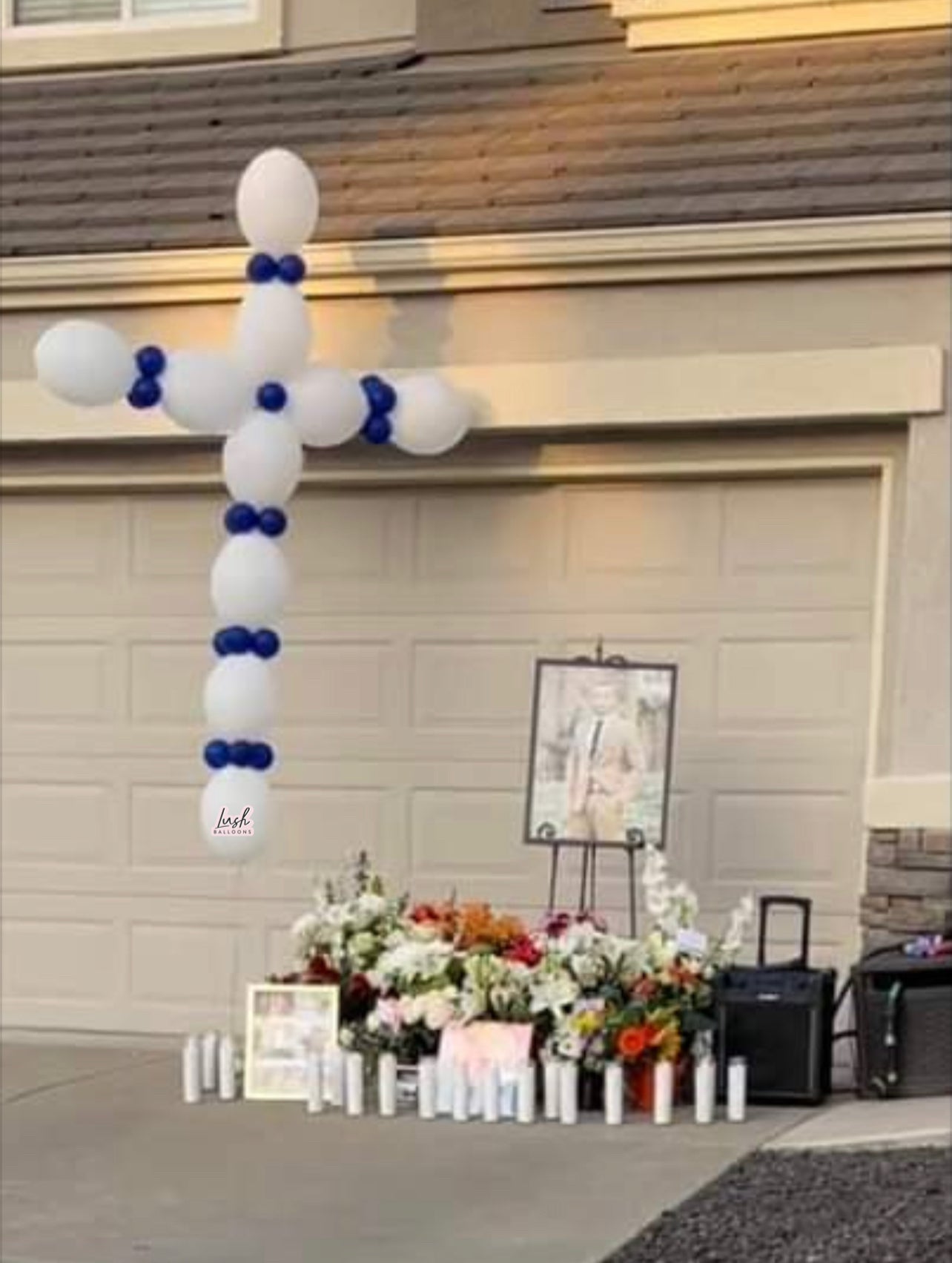 Giant Cross Balloon 🙏🏼💓 (with Helium) – Lush Balloons